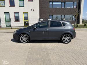 Grey SEAT Leon 2008 in Kaunas, with an engine capacity of 2.00 L and mileage of 290 thousand km for 3500 €, photo 5 on AUTOMOTO.COM.LV