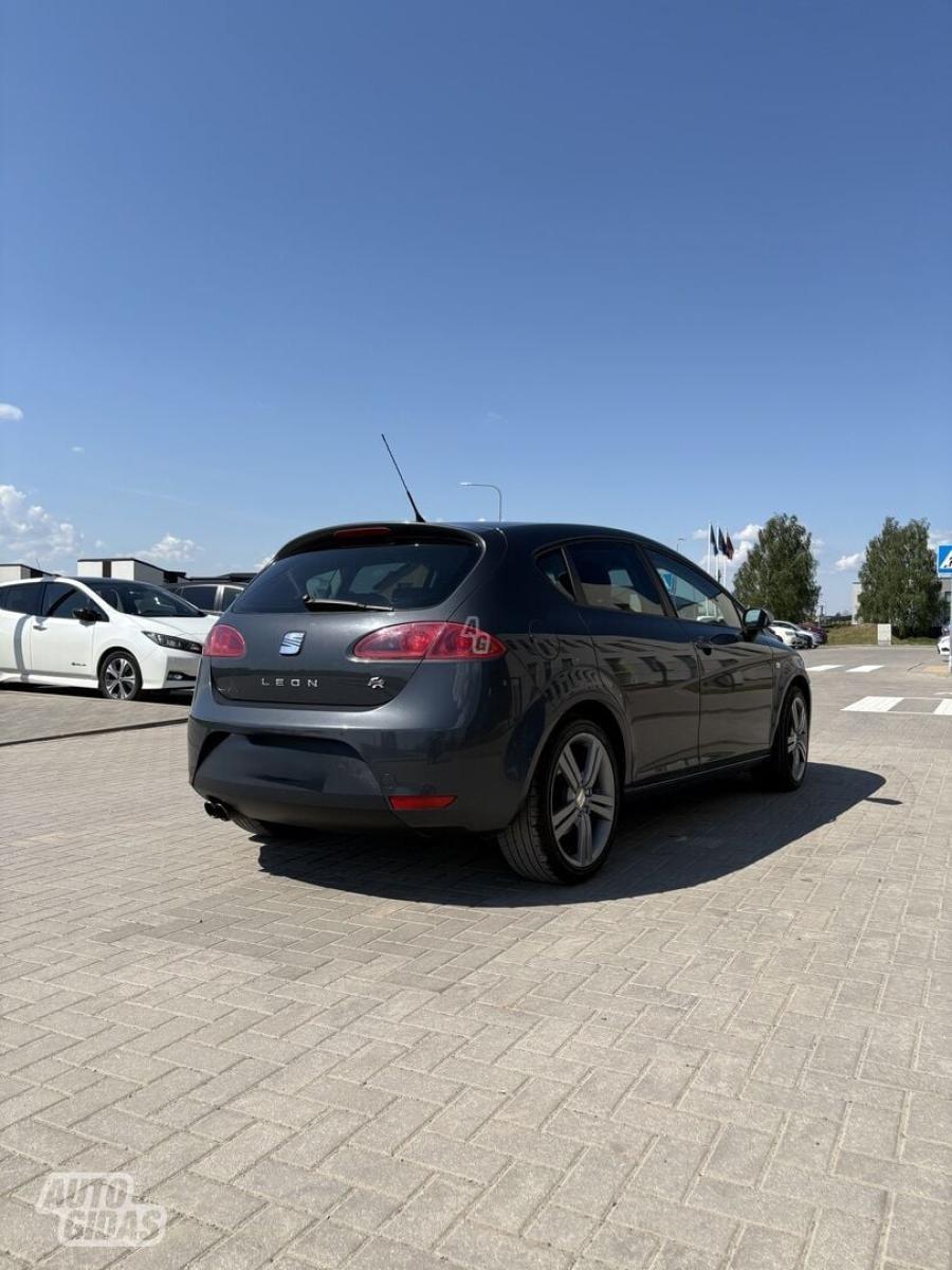 Grey SEAT Leon 2008 in Kaunas, with an engine capacity of 2.00 L and mileage of 290 thousand km for 3500 €, photo 7 on AUTOMOTO.COM.LV