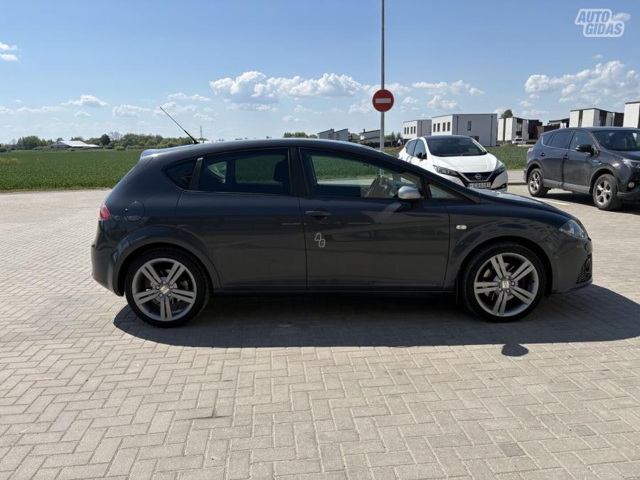 Grey SEAT Leon 2008 in Kaunas, with an engine capacity of 2.00 L and mileage of 290 thousand km for 3500 €, photo 8 on AUTOMOTO.COM.LV