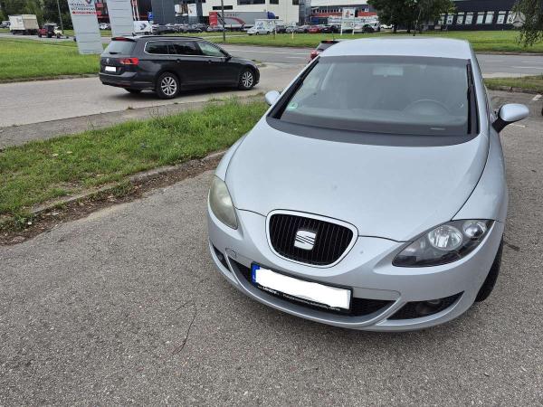 Pelēks SEAT Leon 2008 Kauņa, ar dzinēja tilpumu 1.90 L un nobraukumu 263 tūkst. km par 1200 €, foto 2 vietnē AUTOMOTO.COM.LV