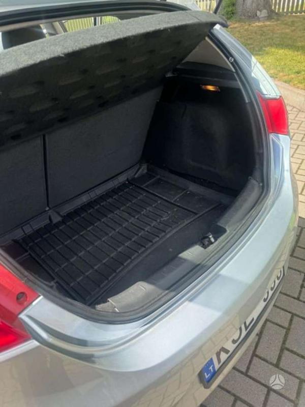 Grey SEAT Leon 2008 in Siauliai, with an engine capacity of 1.97 L and mileage of 305 thousand km for 1650 €, photo 4 on AUTOMOTO.COM.LV