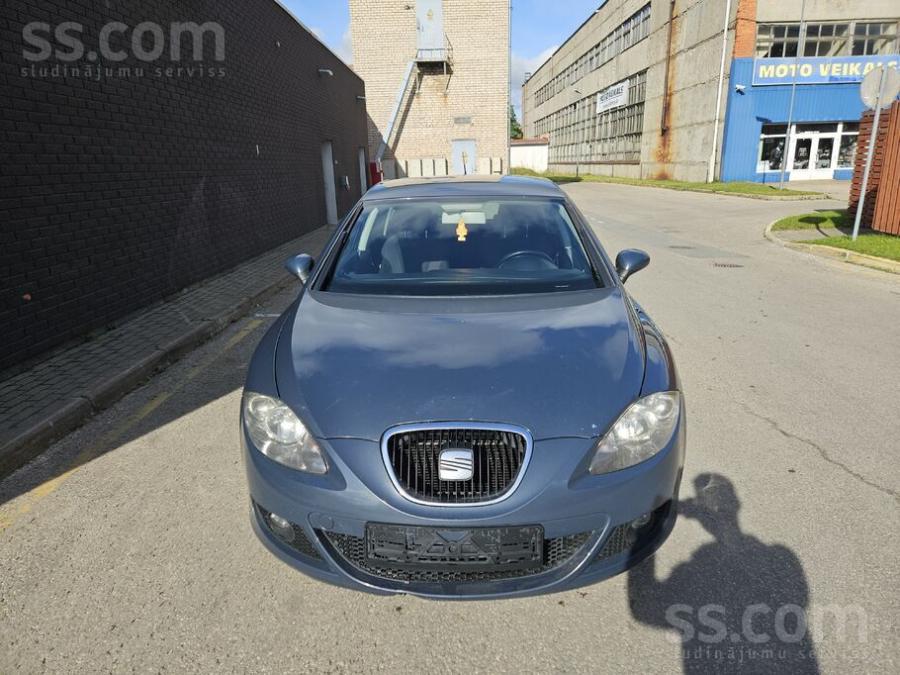 Grey SEAT Leon 2009 in Cesis, with an engine capacity of 1.90 L and mileage of 293 thousand km for 3000 €, photo 2 on AUTOMOTO.COM.LV
