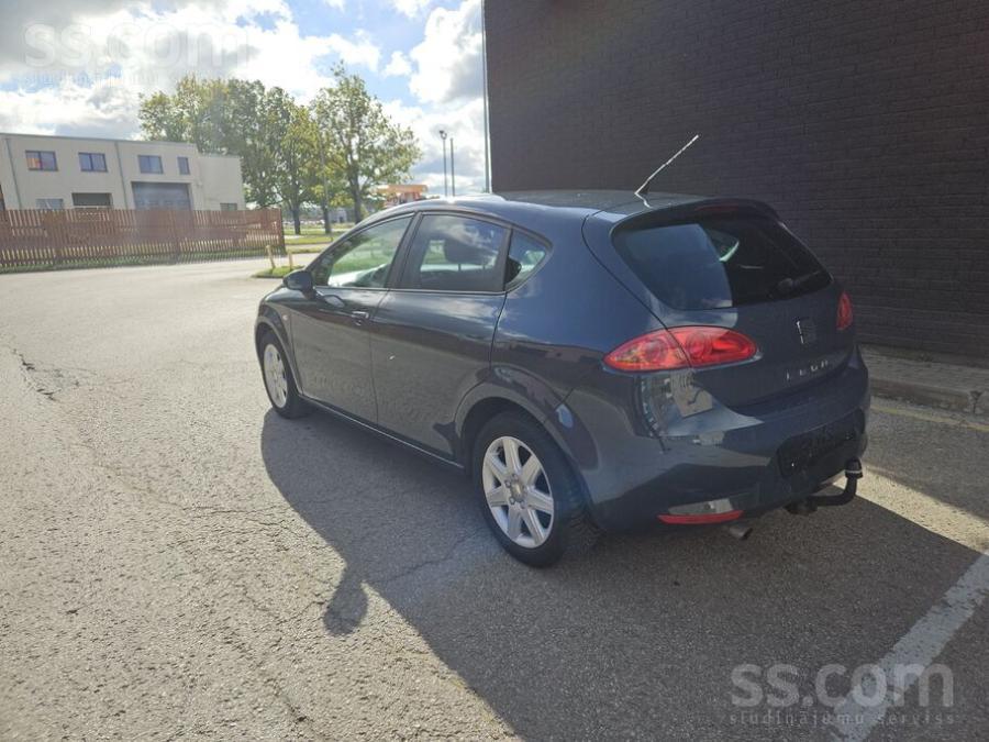 Grey SEAT Leon 2009 in Cesis, with an engine capacity of 1.90 L and mileage of 293 thousand km for 3000 €, photo 6 on AUTOMOTO.COM.LV