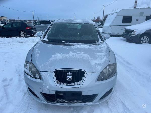 Pelēks SEAT Leon 2009 Panevēža, ar dzinēja tilpumu 1.60 L un nobraukumu 206 tūkst. km par 1600 €, foto 3 vietnē AUTOMOTO.COM.LV