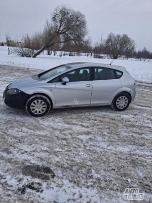 Grey SEAT Leon 2009 in Panevezys, with an engine capacity of 1.90 L and mileage of 305 thousand km for 950 €, photo  on AUTOMOTO.COM.LV