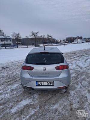Grey SEAT Leon 2009 in Panevezys, with an engine capacity of 1.90 L and mileage of 305 thousand km for 950 €, photo 2 on AUTOMOTO.COM.LV