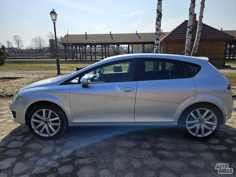 Pelēks SEAT Leon 2009 Panevēža, ar dzinēja tilpumu 1.90 L un nobraukumu 265 tūkst. km par 3450 €, foto 4 vietnē AUTOMOTO.COM.LV