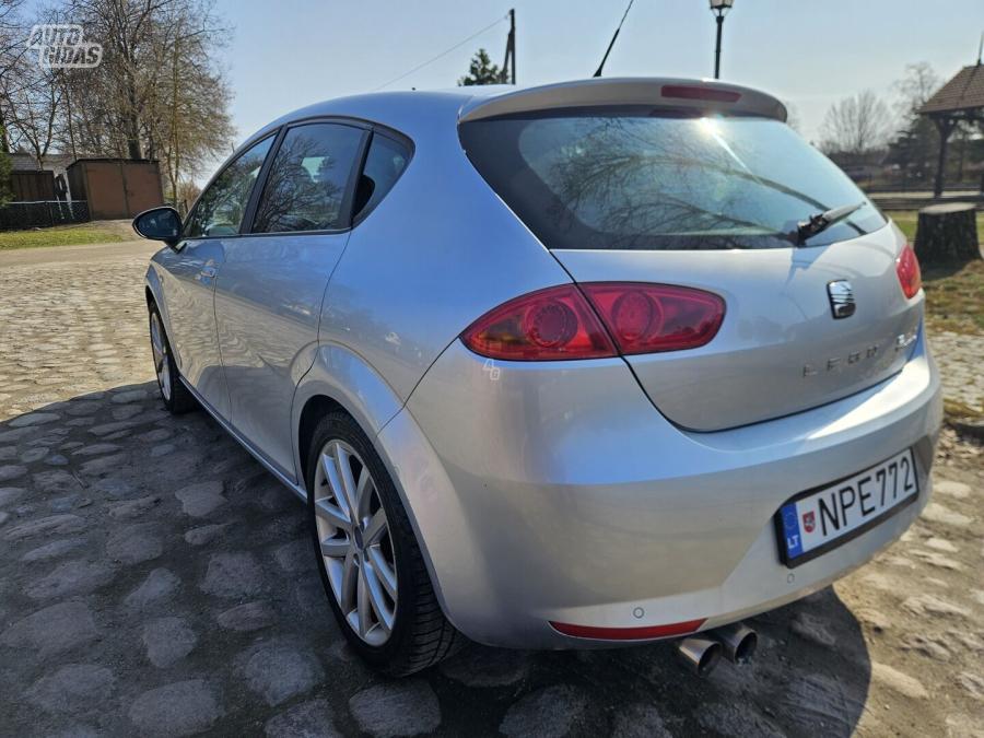 Pelēks SEAT Leon 2009 Panevēža, ar dzinēja tilpumu 1.90 L un nobraukumu 265 tūkst. km par 3450 €, foto 5 vietnē AUTOMOTO.COM.LV