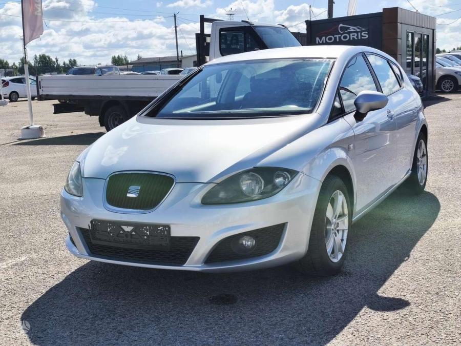Grey SEAT Leon 2009 in Panevezys, with an engine capacity of 1.60 L and mileage of 207 thousand km for 3800 €, photo 3 on AUTOMOTO.COM.LV