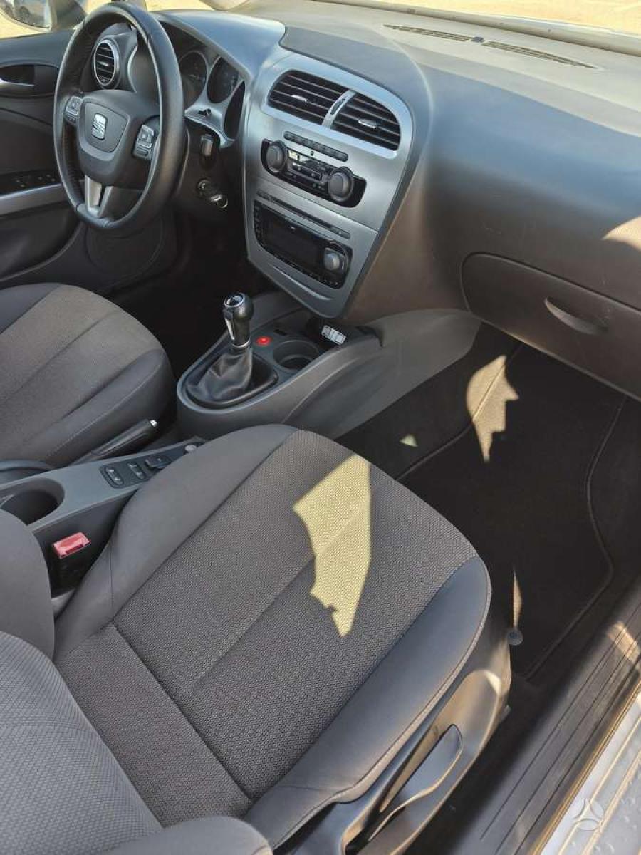 Grey SEAT Leon 2009 in Panevezys, with an engine capacity of 1.60 L and mileage of 207 thousand km for 3800 €, photo 13 on AUTOMOTO.COM.LV