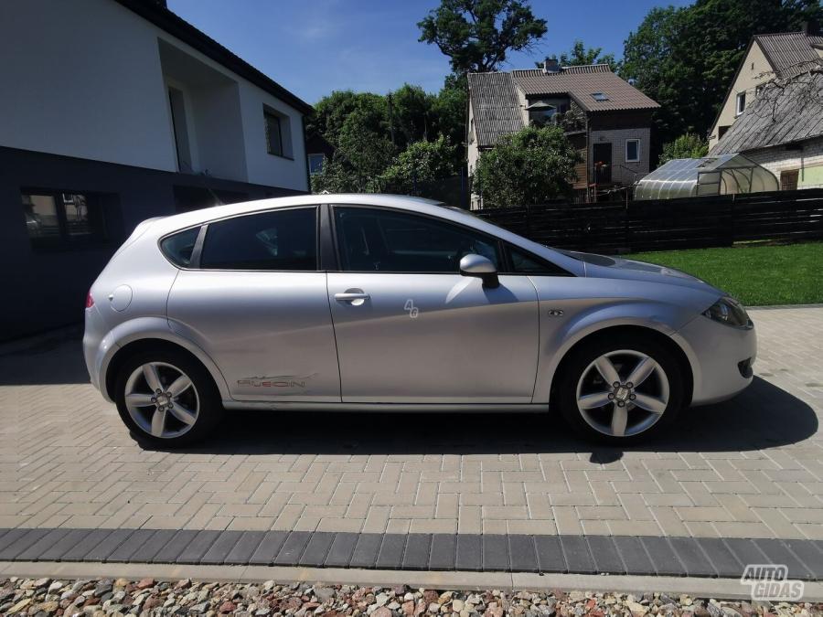 Grey SEAT Leon 2009 in Telschi, with an engine capacity of 1.90 L and mileage of 246 thousand km for 2850 €, photo 12 on AUTOMOTO.COM.LV