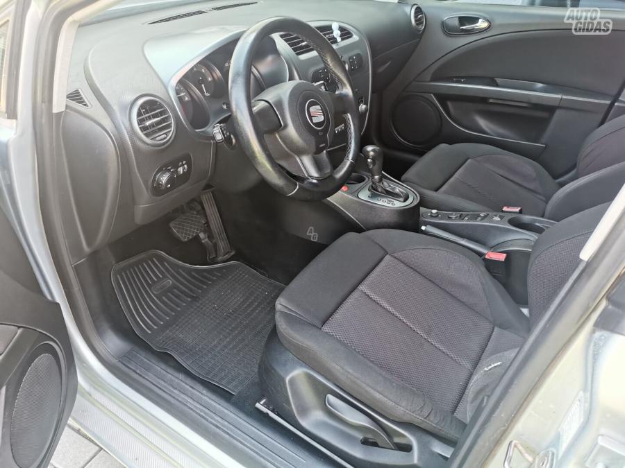 Grey SEAT Leon 2009 in Telschi, with an engine capacity of 1.90 L and mileage of 246 thousand km for 2850 €, photo 16 on AUTOMOTO.COM.LV