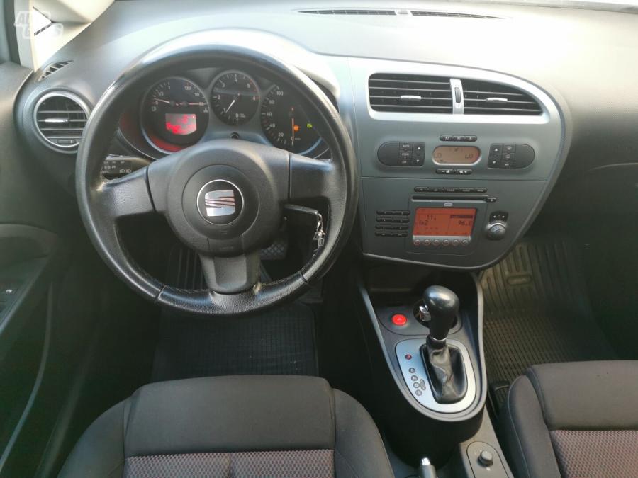 Grey SEAT Leon 2009 in Telschi, with an engine capacity of 1.90 L and mileage of 246 thousand km for 2850 €, photo 19 on AUTOMOTO.COM.LV