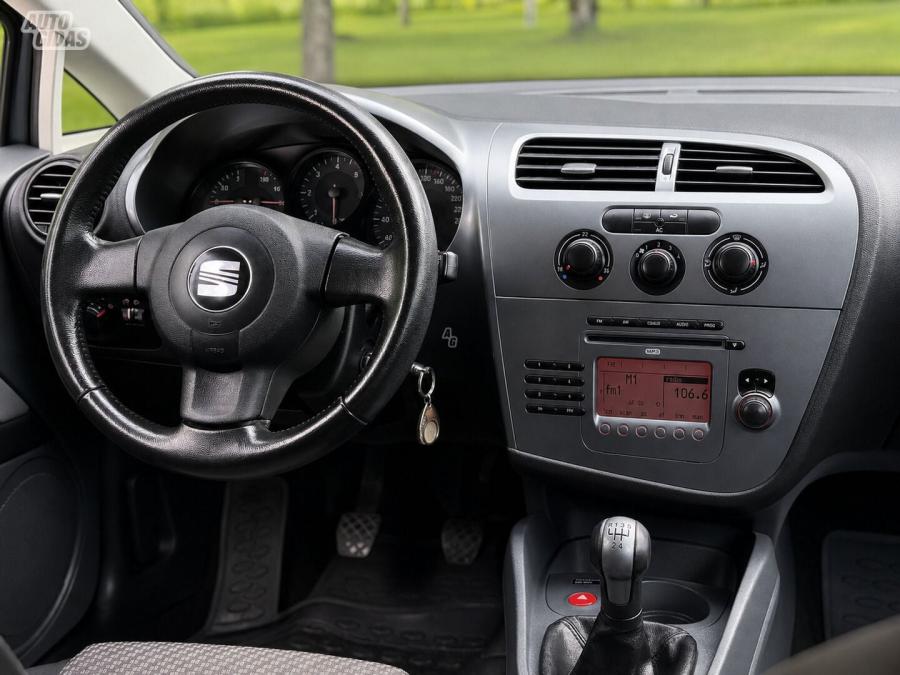 Grey SEAT Leon 2009 in Kaunas, with an engine capacity of 1.90 L and mileage of 258 thousand km for 2500 €, photo 9 on AUTOMOTO.COM.LV