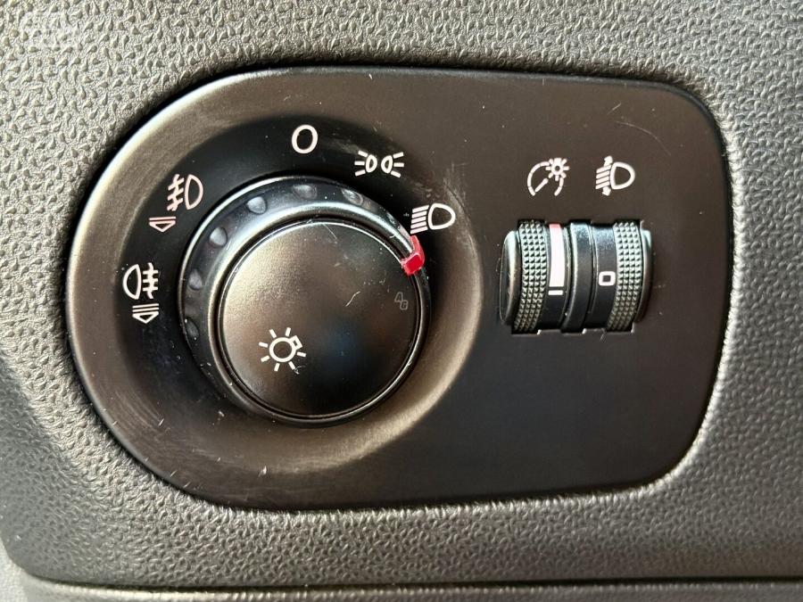 Grey SEAT Leon 2009 in Kaunas, with an engine capacity of 1.90 L and mileage of 258 thousand km for 2500 €, photo 10 on AUTOMOTO.COM.LV