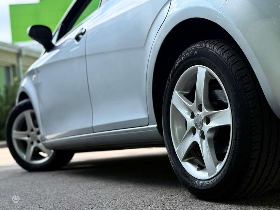 Grey SEAT Leon 2009 in Kaunas, with an engine capacity of 1.90 L and mileage of 258 thousand km for 2500 €, photo 6 on AUTOMOTO.COM.LV
