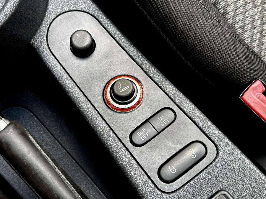 Grey SEAT Leon 2009 in Kaunas, with an engine capacity of 1.90 L and mileage of 258 thousand km for 2500 €, photo 13 on AUTOMOTO.COM.LV