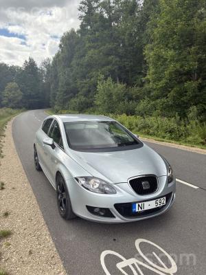 Pelēks SEAT Leon 2009 Jelgava, ar dzinēja tilpumu 1.90 L un nobraukumu 276 tūkst. km par 2250 €, foto  vietnē AUTOMOTO.COM.LV