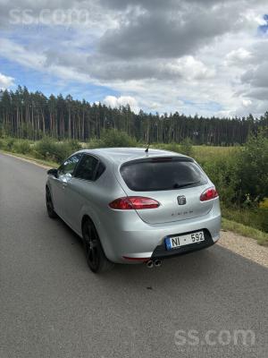 Pelēks SEAT Leon 2009 Jelgava, ar dzinēja tilpumu 1.90 L un nobraukumu 276 tūkst. km par 2250 €, foto 5 vietnē AUTOMOTO.COM.LV