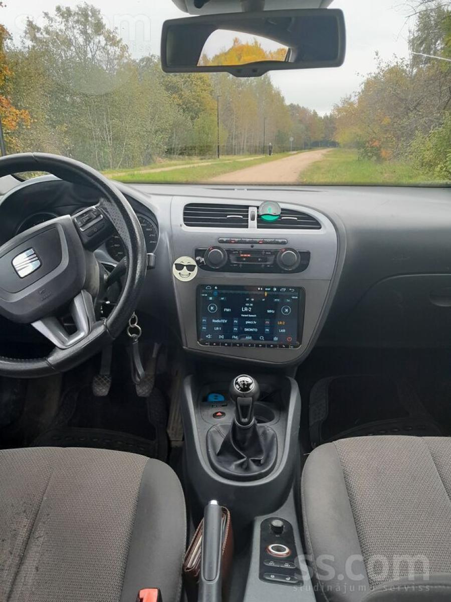 Grey SEAT Leon 2009 in Kuldiga, with an engine capacity of 1.90 L and mileage of 360 thousand km for 2200 €, photo 8 on AUTOMOTO.COM.LV