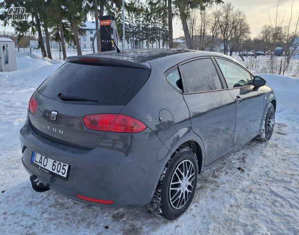 Pelēks SEAT Leon 2010 Ukmergė, ar dzinēja tilpumu 1.90 L un nobraukumu 320 tūkst. km par 3300 €, foto 3 vietnē AUTOMOTO.COM.LV