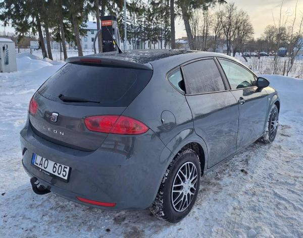 Pelēks SEAT Leon 2010 Ukmergė, ar dzinēja tilpumu 1.90 L un nobraukumu 320 tūkst. km par 3500 €, foto 3 vietnē AUTOMOTO.COM.LV