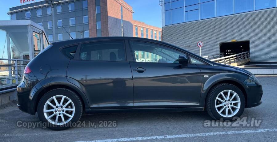 Pelēks SEAT Leon 2010 Tartu, ar dzinēja tilpumu 1.60 L un nobraukumu 316 tūkst. km par 2900 €, foto 5 vietnē AUTOMOTO.COM.LV