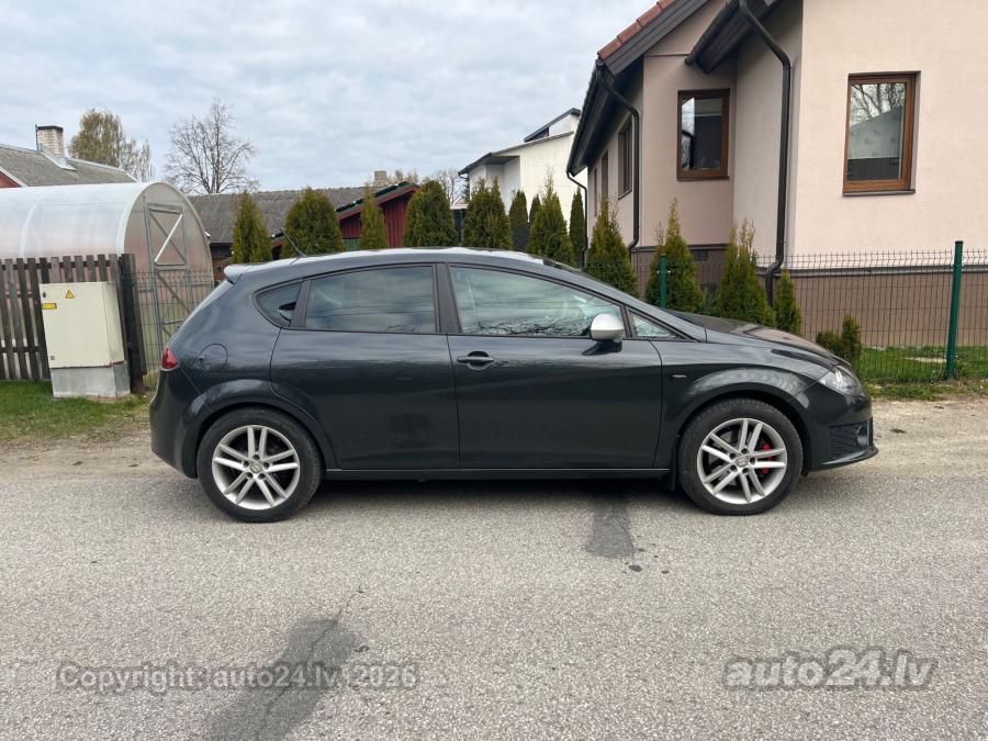 Pelēks SEAT Leon 2010 Tartu, ar dzinēja tilpumu 2.00 L un nobraukumu 174 tūkst. km par 4200 €, foto 5 vietnē AUTOMOTO.COM.LV
