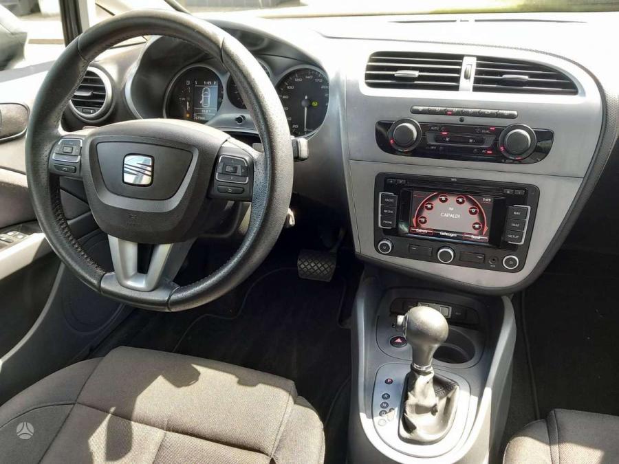 Grey SEAT Leon 2010 in Ukmerge, with an engine capacity of 1.80 L and mileage of 264 thousand km for 3650 €, photo 11 on AUTOMOTO.COM.LV