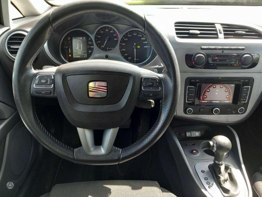 Grey SEAT Leon 2010 in Ukmerge, with an engine capacity of 1.80 L and mileage of 264 thousand km for 3650 €, photo 13 on AUTOMOTO.COM.LV