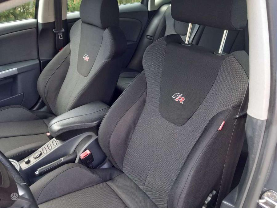 Grey SEAT Leon 2010 in Ukmerge, with an engine capacity of 1.80 L and mileage of 264 thousand km for 3650 €, photo 16 on AUTOMOTO.COM.LV