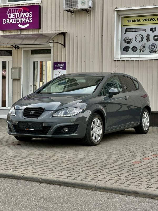 Grey SEAT Leon 2010 in Kretinga, with an engine capacity of 1.40 L and mileage of 263 thousand km for 3999 €, photo 1 on AUTOMOTO.COM.LV