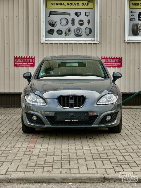 Grey SEAT Leon 2010 in Kretinga, with an engine capacity of 1.40 L and mileage of 263 thousand km for 3999 €, photo 3 on AUTOMOTO.COM.LV