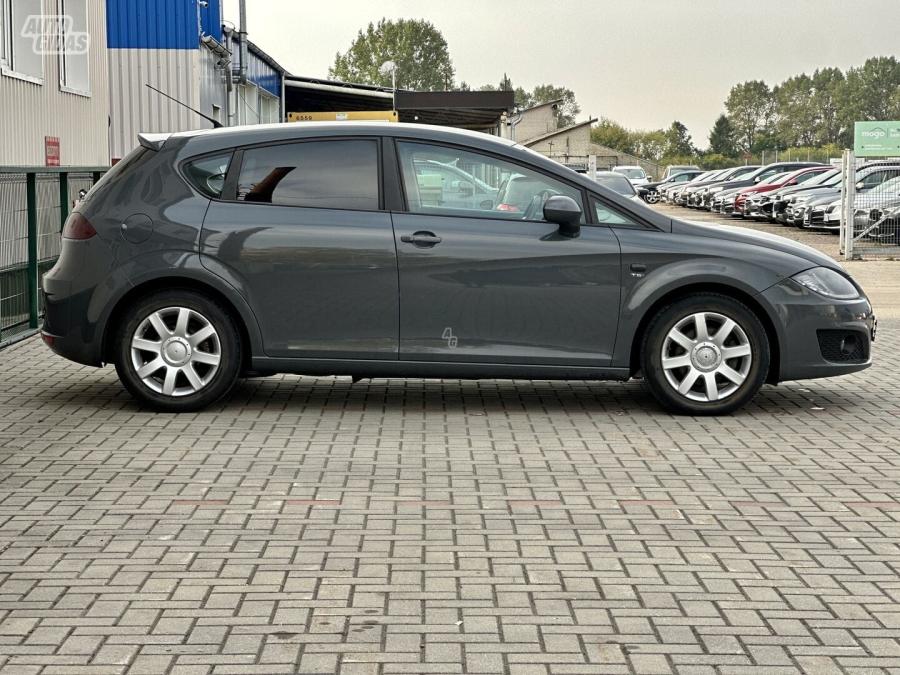Pelēks SEAT Leon 2010 Kretinga, ar dzinēja tilpumu 1.40 L un nobraukumu 263 tūkst. km par 3999 €, foto 5 vietnē AUTOMOTO.COM.LV