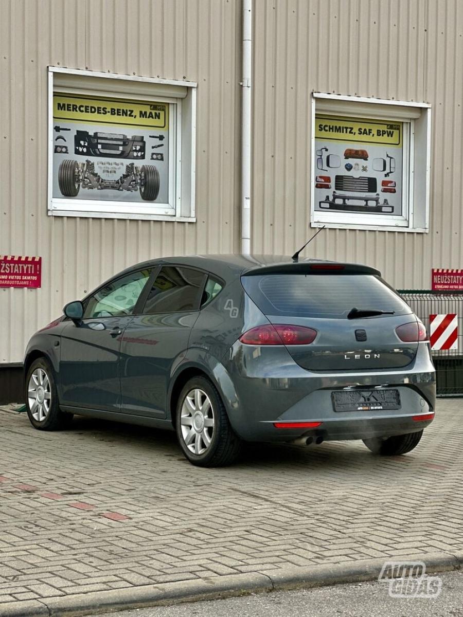 Pelēks SEAT Leon 2010 Kretinga, ar dzinēja tilpumu 1.40 L un nobraukumu 263 tūkst. km par 3999 €, foto 7 vietnē AUTOMOTO.COM.LV