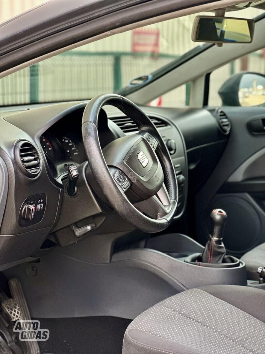 Pelēks SEAT Leon 2010 Kretinga, ar dzinēja tilpumu 1.40 L un nobraukumu 263 tūkst. km par 3999 €, foto 10 vietnē AUTOMOTO.COM.LV