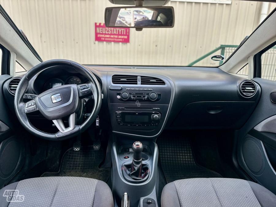 Pelēks SEAT Leon 2010 Kretinga, ar dzinēja tilpumu 1.40 L un nobraukumu 263 tūkst. km par 3999 €, foto 13 vietnē AUTOMOTO.COM.LV
