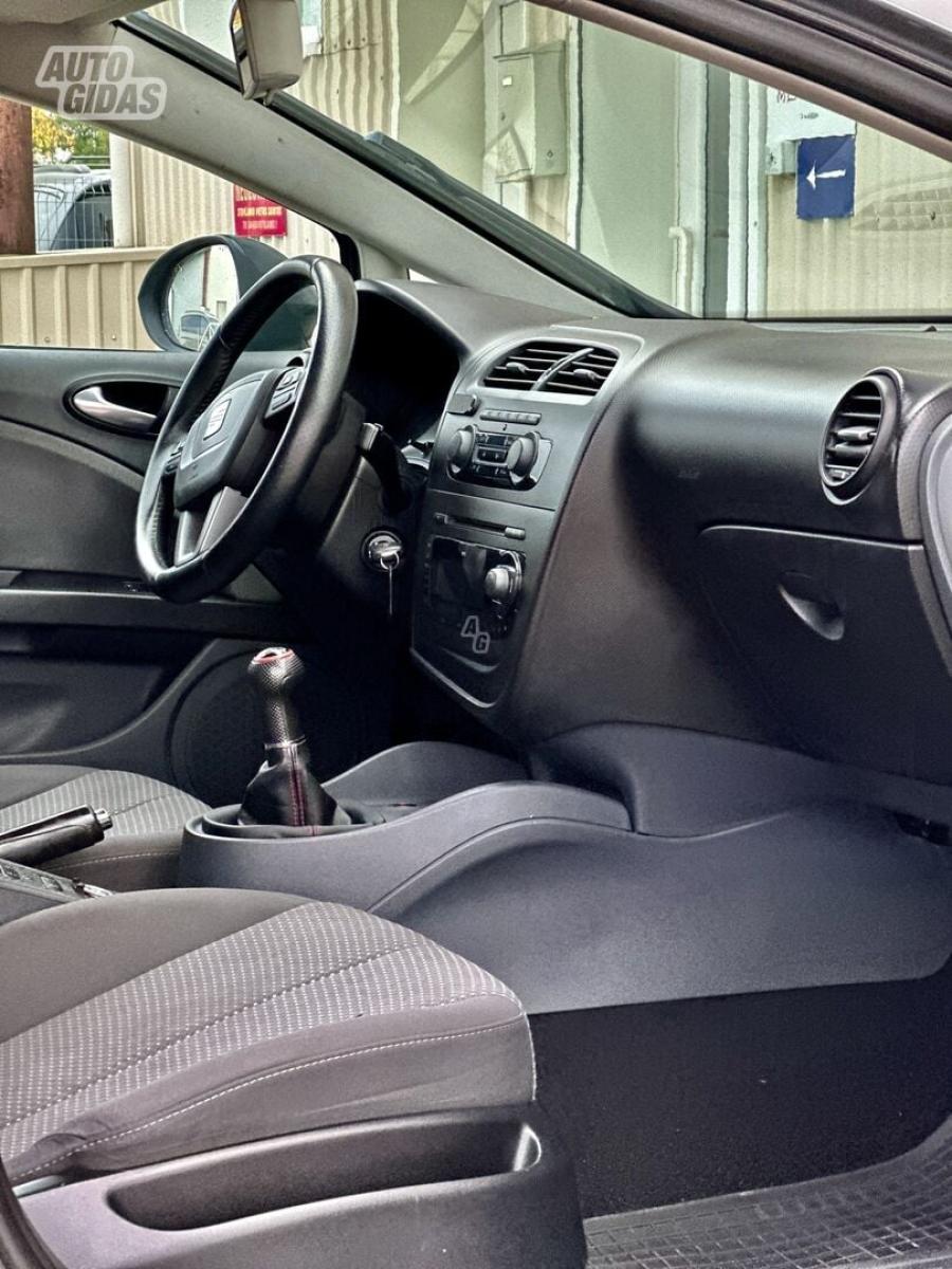 Pelēks SEAT Leon 2010 Kretinga, ar dzinēja tilpumu 1.40 L un nobraukumu 263 tūkst. km par 3999 €, foto 16 vietnē AUTOMOTO.COM.LV