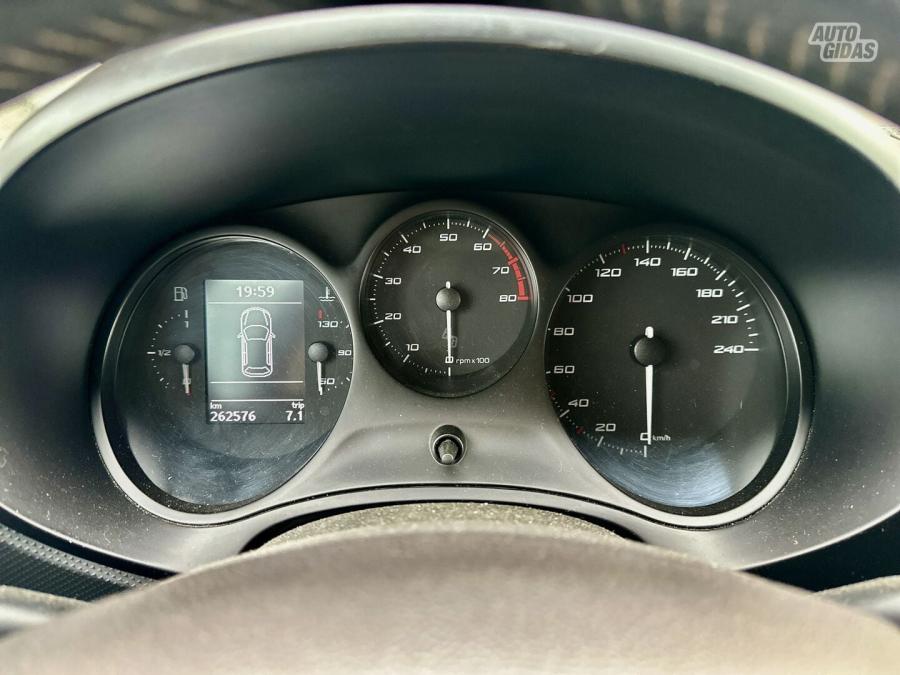 Pelēks SEAT Leon 2010 Kretinga, ar dzinēja tilpumu 1.40 L un nobraukumu 263 tūkst. km par 3999 €, foto 18 vietnē AUTOMOTO.COM.LV