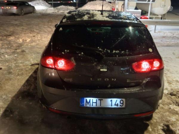 Pelēks SEAT Leon 2011 Viļņa, ar dzinēja tilpumu 1.60 L un nobraukumu 400 tūkst. km par 2800 €, foto 1 vietnē AUTOMOTO.COM.LV