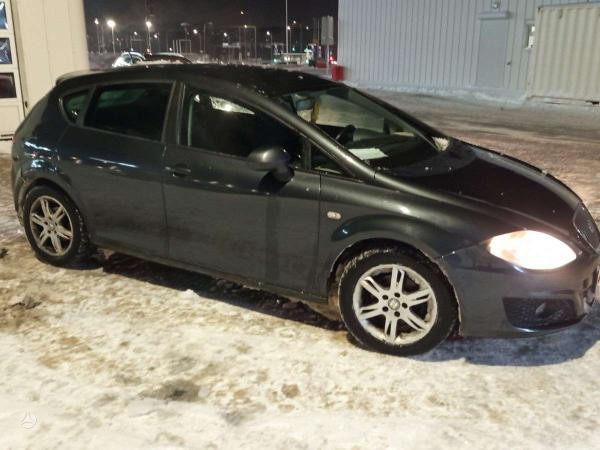 Pelēks SEAT Leon 2011 Viļņa, ar dzinēja tilpumu 1.60 L un nobraukumu 400 tūkst. km par 2800 €, foto 4 vietnē AUTOMOTO.COM.LV