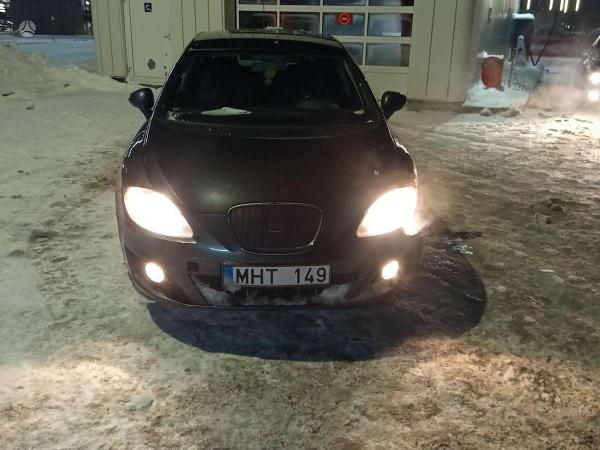 Pelēks SEAT Leon 2011 Viļņa, ar dzinēja tilpumu 1.60 L un nobraukumu 400 tūkst. km par 2800 €, foto 7 vietnē AUTOMOTO.COM.LV