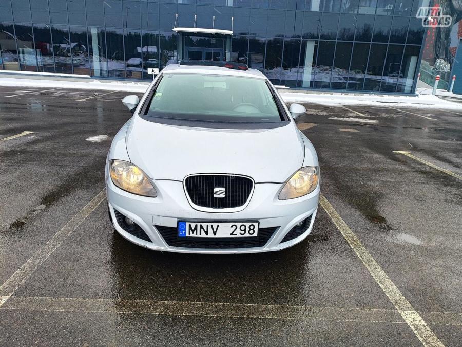 Grey SEAT Leon 2011 in Kaunas, with an engine capacity of 2.00 L and mileage of 264 thousand km for 2950 €, photo 8 on AUTOMOTO.COM.LV