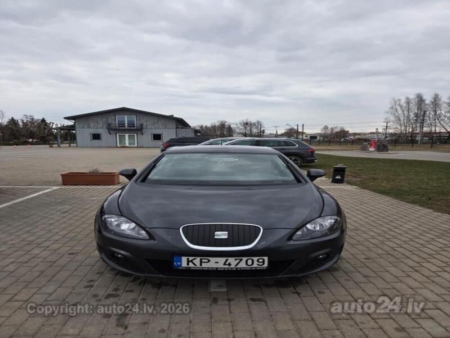 Grey SEAT Leon 2011 in Riga, with an engine capacity of 1.60 L and mileage of 248 thousand km for 3790 €, photo 5 on AUTOMOTO.COM.LV