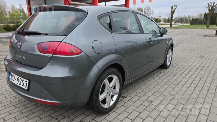Grey SEAT Leon 2012 in Jelgava, with an engine capacity of 1.60 L and mileage of 235 thousand km for 4550 €, photo 5 on AUTOMOTO.COM.LV