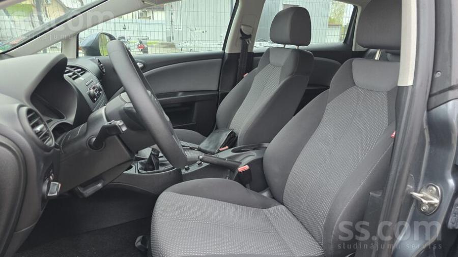 Grey SEAT Leon 2012 in Jelgava, with an engine capacity of 1.60 L and mileage of 235 thousand km for 4550 €, photo 8 on AUTOMOTO.COM.LV