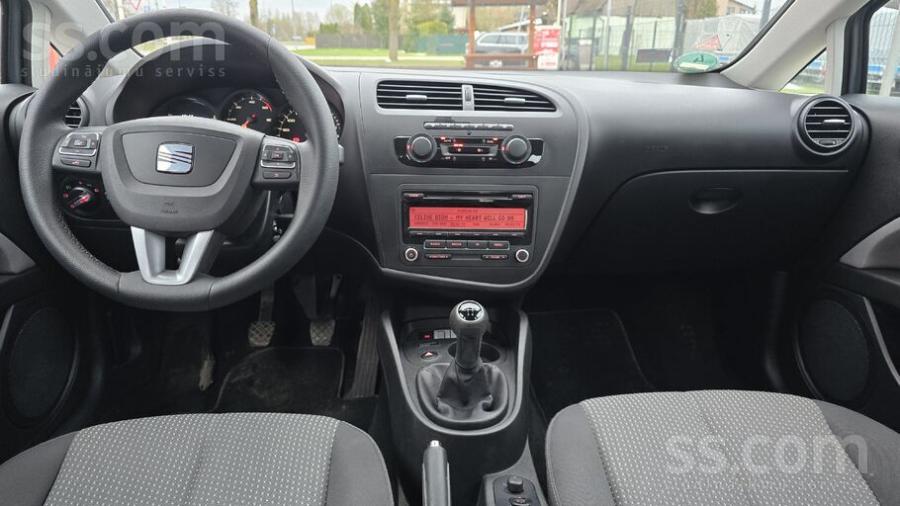 Grey SEAT Leon 2012 in Jelgava, with an engine capacity of 1.60 L and mileage of 235 thousand km for 4550 €, photo 11 on AUTOMOTO.COM.LV