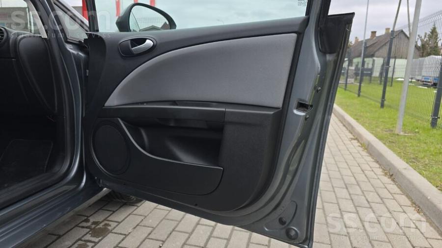 Grey SEAT Leon 2012 in Jelgava, with an engine capacity of 1.60 L and mileage of 235 thousand km for 4550 €, photo 14 on AUTOMOTO.COM.LV