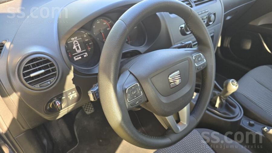 Grey SEAT Leon 2012 in Jelgava, with an engine capacity of 1.60 L and mileage of 235 thousand km for 4550 €, photo 16 on AUTOMOTO.COM.LV