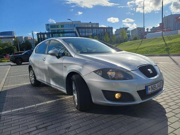 Pelēks SEAT Leon 2012 Viļņa, ar dzinēja tilpumu 1.80 L un nobraukumu 105 tūkst. km par 3950 €, foto 1 vietnē AUTOMOTO.COM.LV
